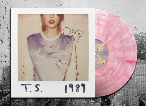 Autographed Pink (Singer) Memorabilia: Signed Photos & Other Items